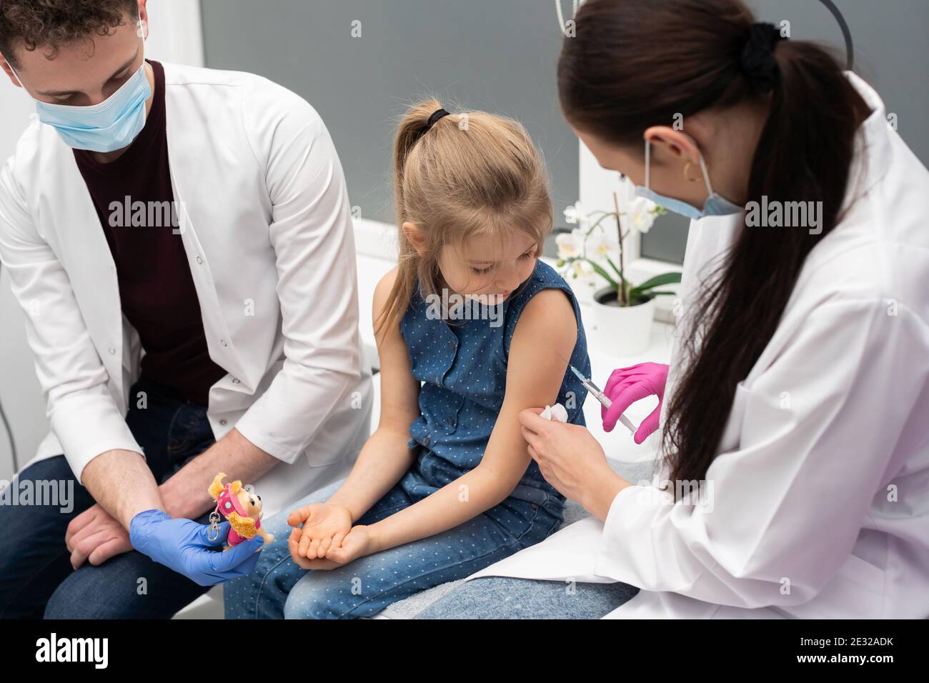 An apprentice from a medical university with a good approach to young ...