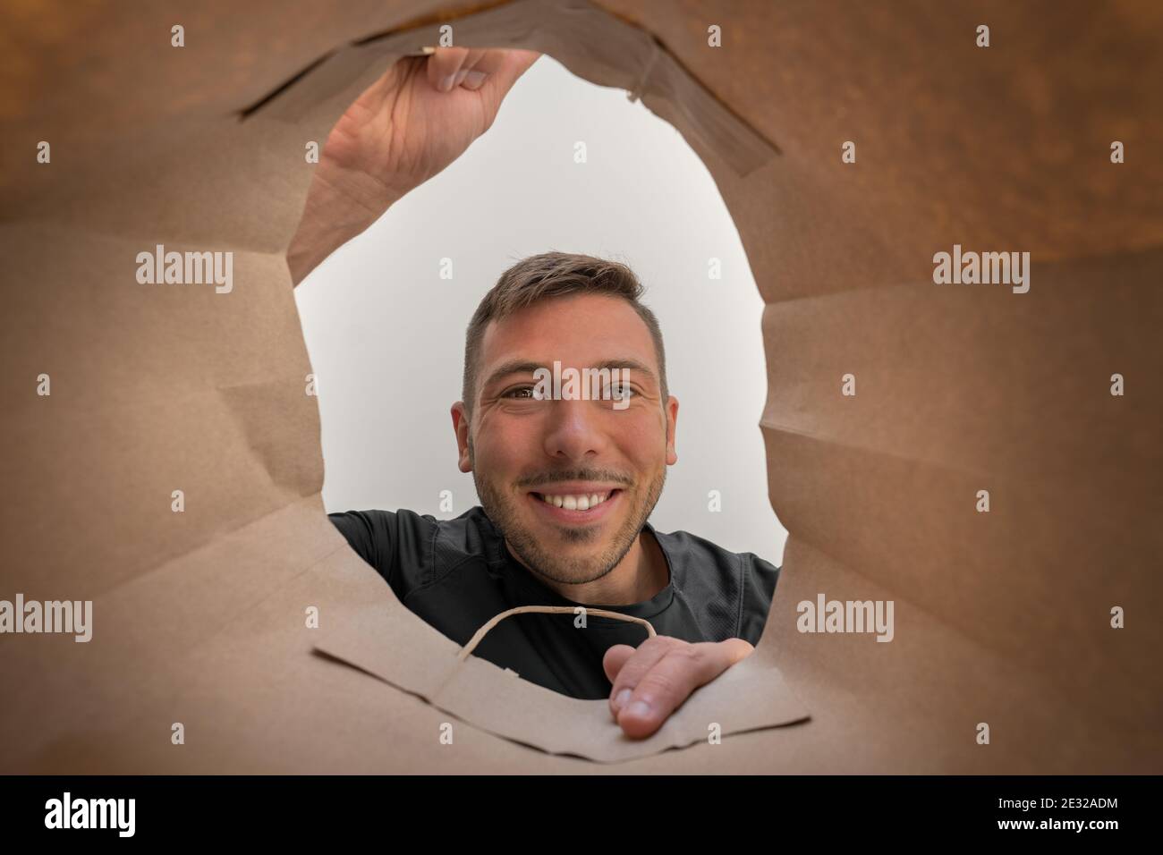 Delivery man take away hi-res stock photography and images - Alamy