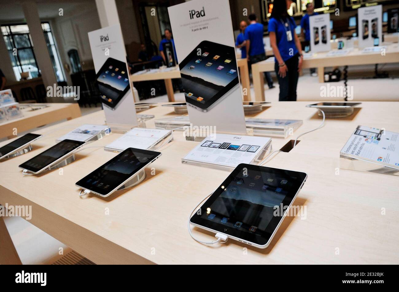 Opening of the new Apple store, near the Opera Garnier in Paris, France ...