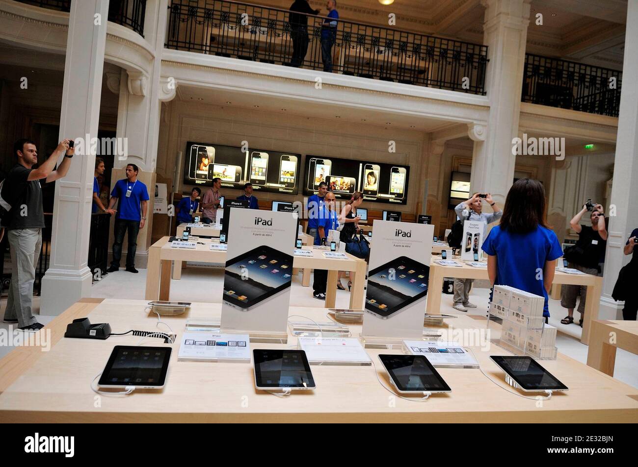 Tablette illustration hi-res stock photography and images - Alamy