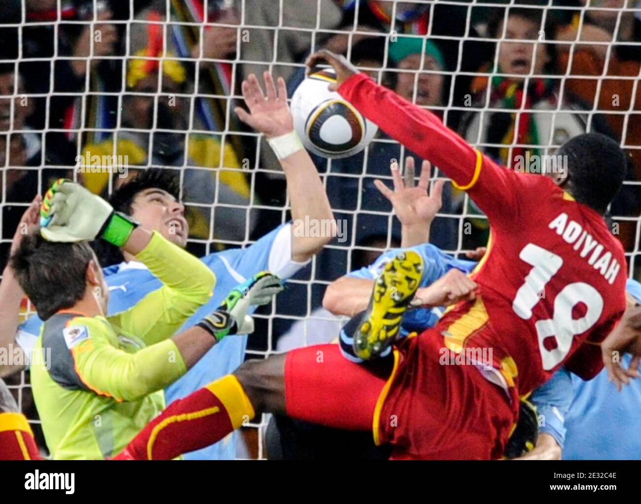 Luis suarez ghana red card hi-res stock photography and images - Alamy