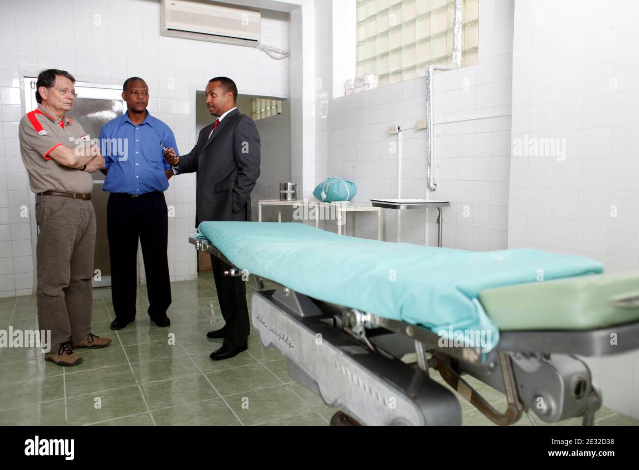 French Red Cross Jean-Francois Mattei visits the Ofatma Hospital ...