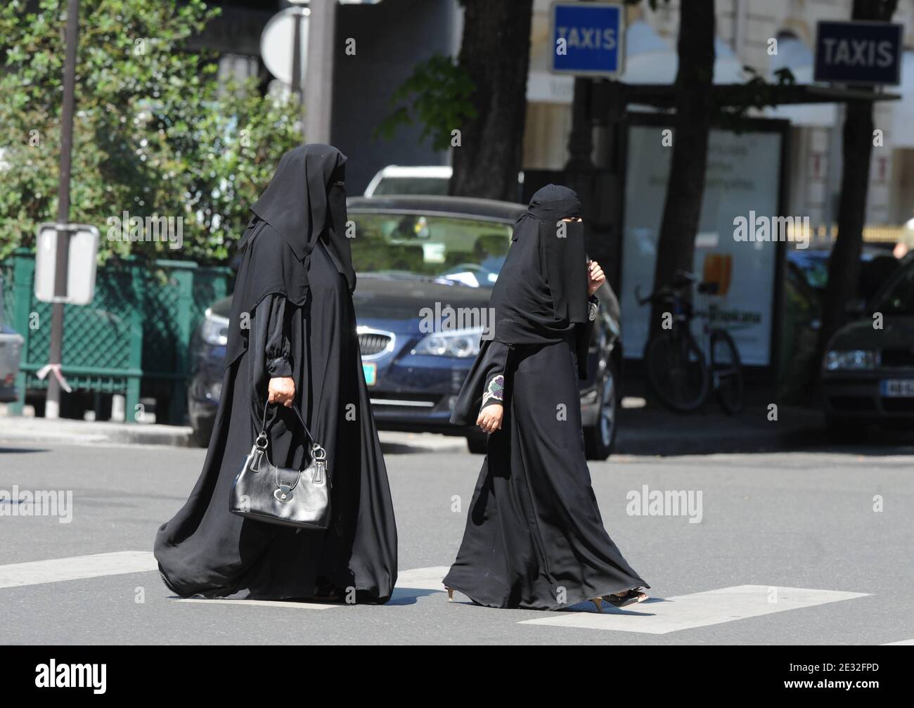 Burka ban hi-res stock photography and images - Alamy