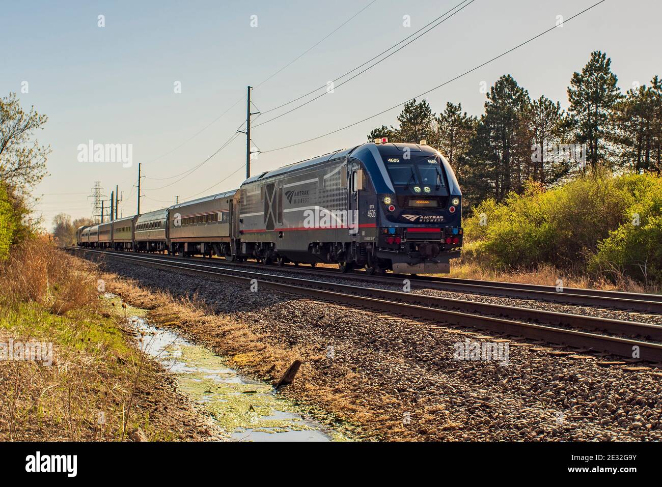 Amtrak passenger train hi-res stock photography and images - Alamy