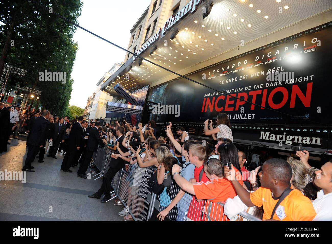 Inception 2010 paris hi-res stock photography and images - Alamy