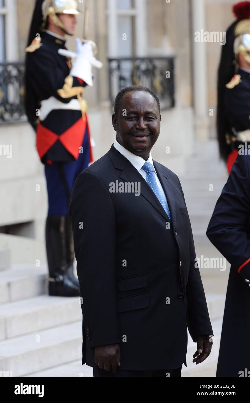 Central African Republique President Francois Bozize leaves the Elysee ...