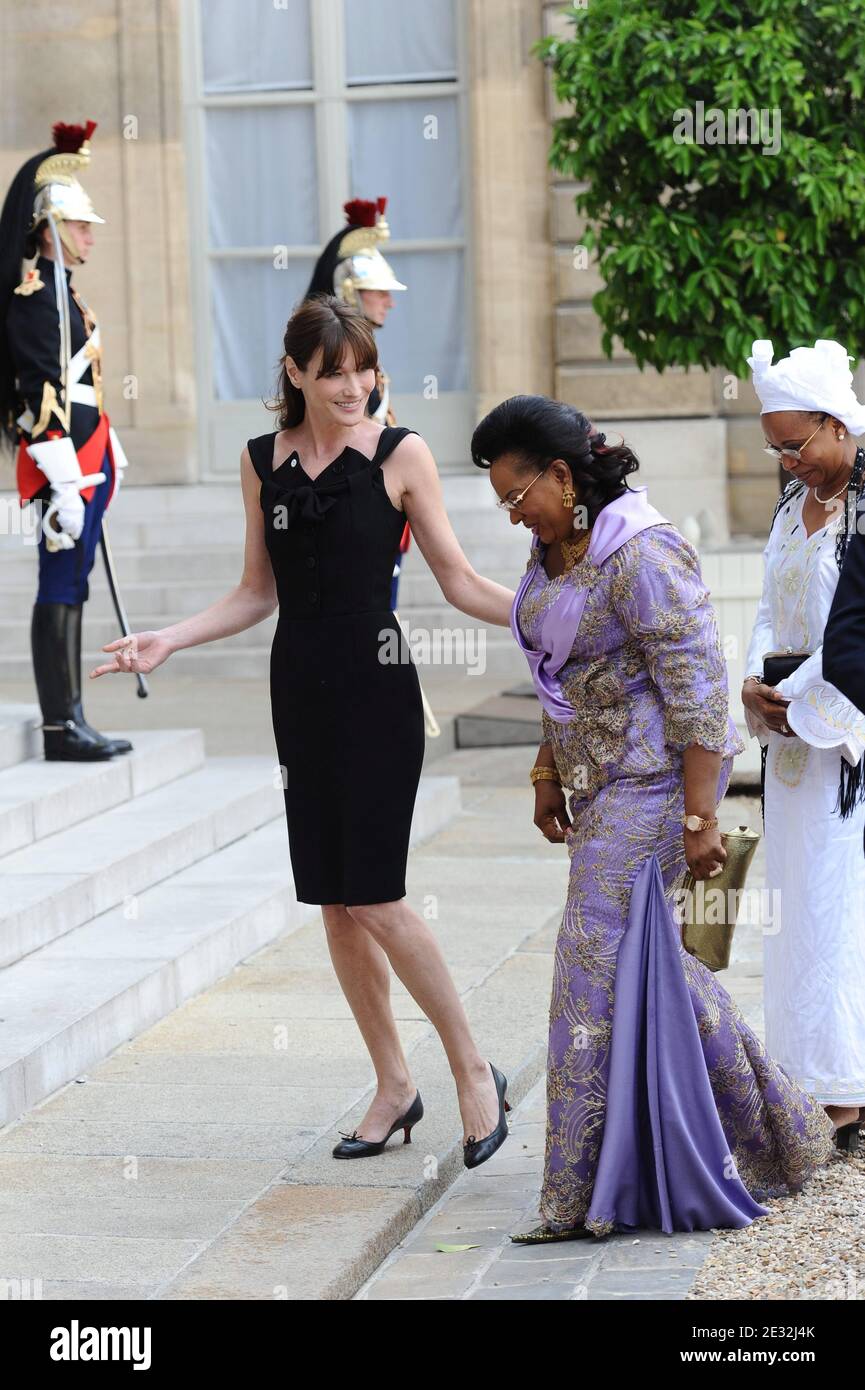 French First Lady Carla Bruni-Sarkozy welcomes Mali's first lady Lobbo ...