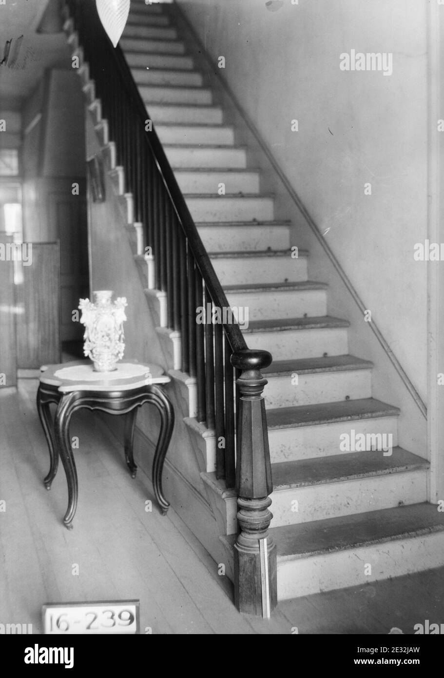 Hall 4 hi-res stock photography and images - Alamy