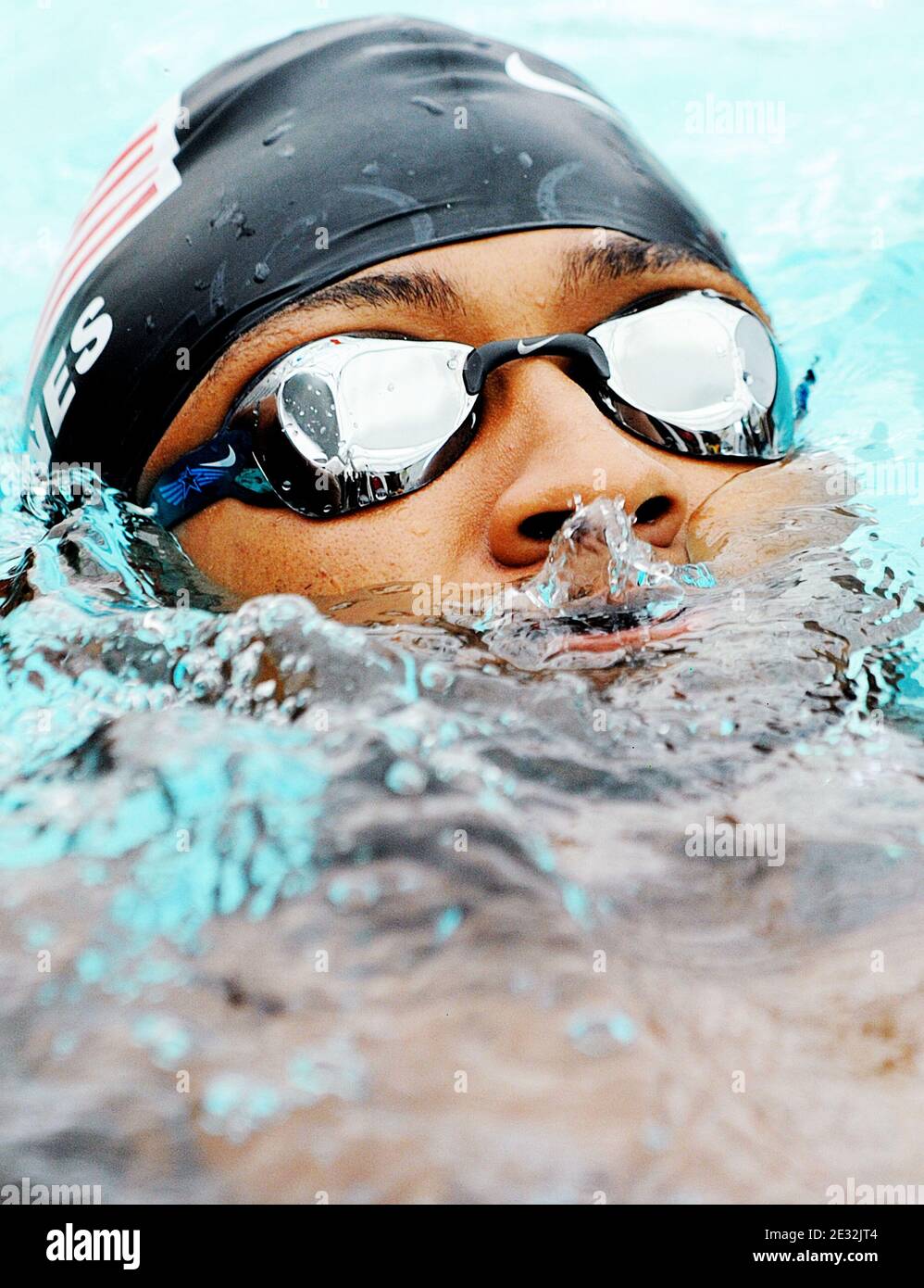 US Olympic gold medalist swimmer Cullen Jones teaches kids how to swim ...