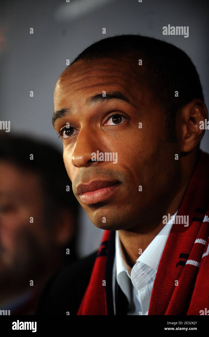 Soccer skills on display hi-res stock photography and images - Alamy