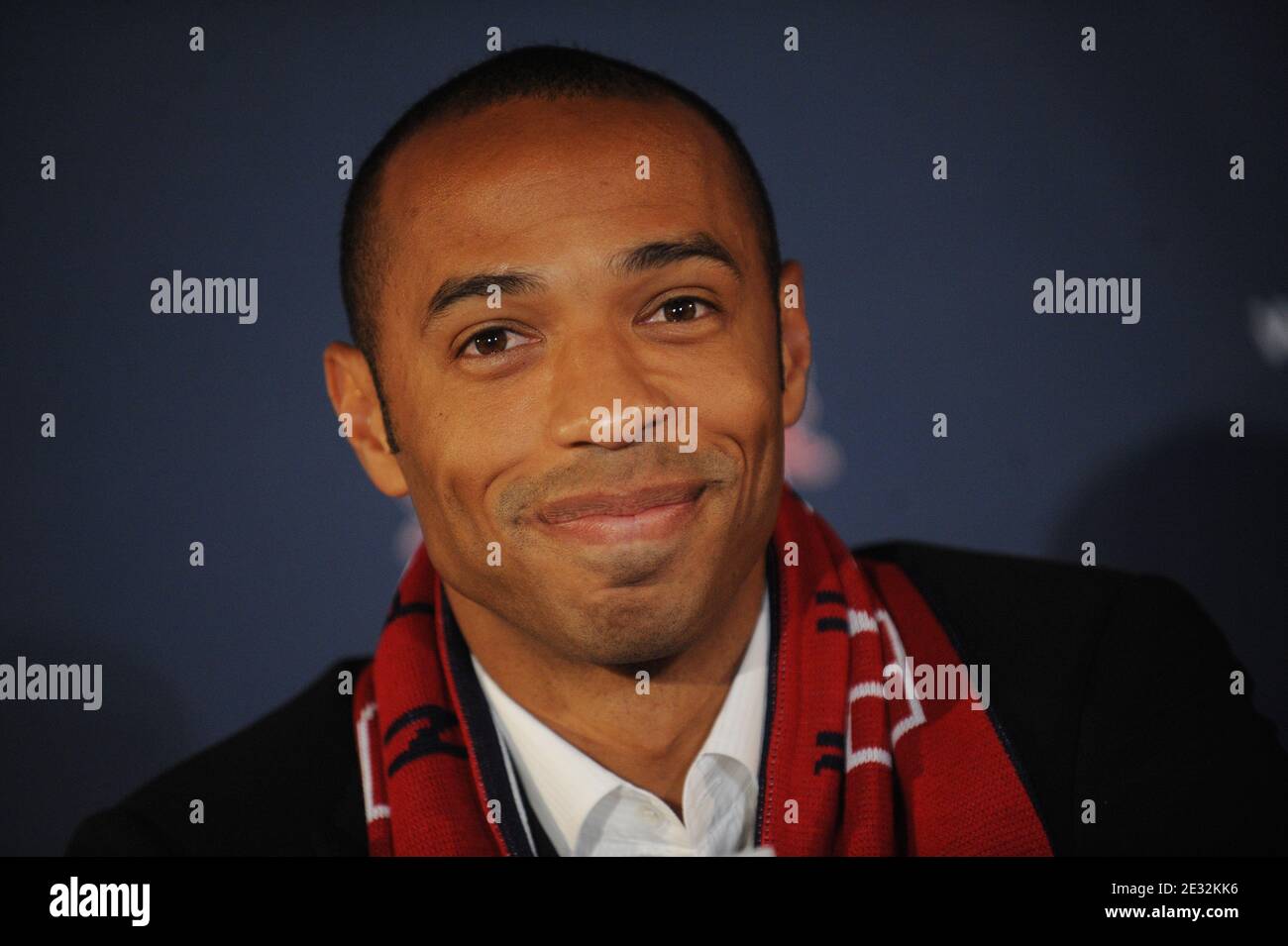Tottenham team photo 2010 hi-res stock photography and images - Alamy