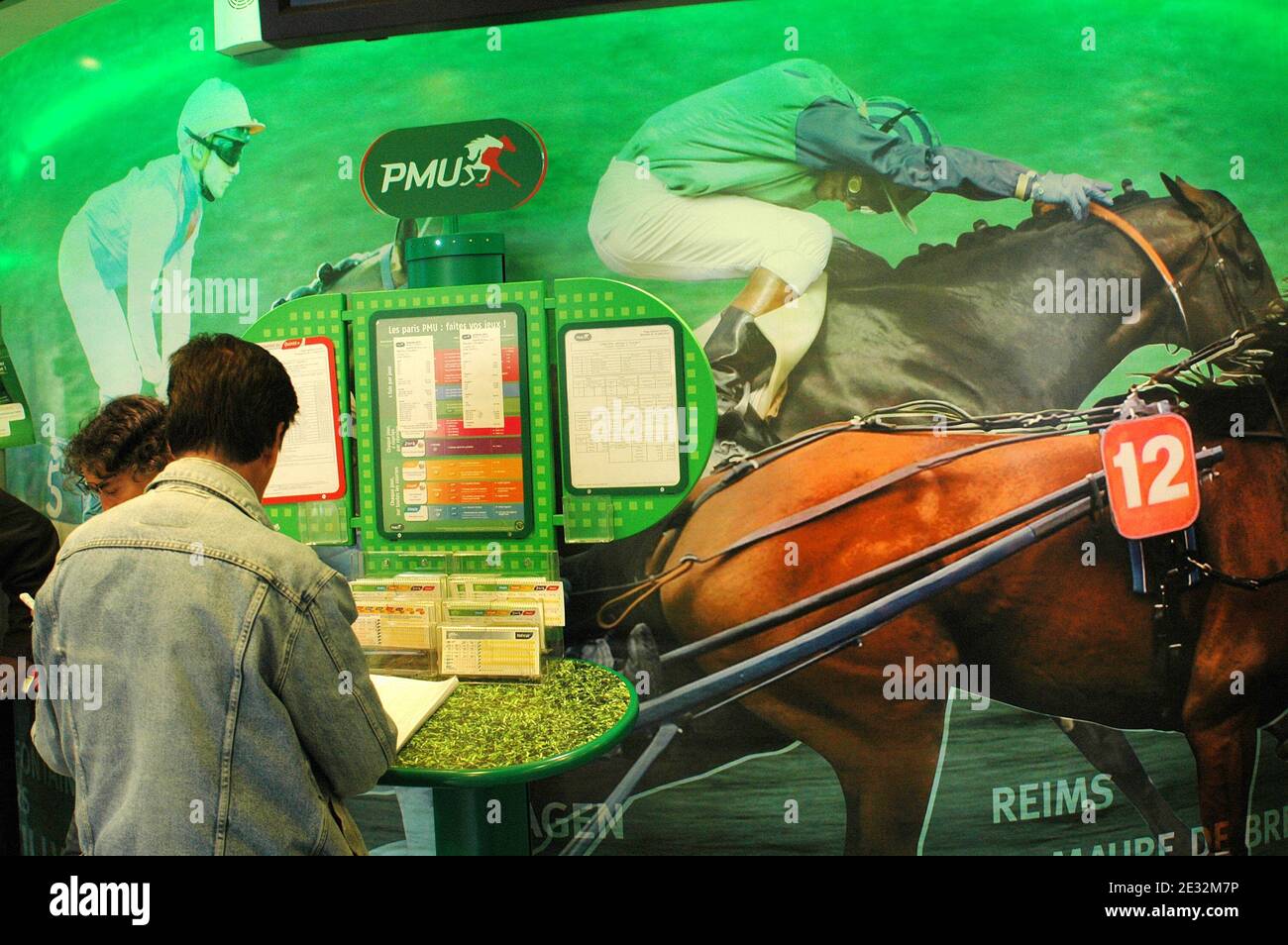 Pari mutuel urbain hi-res stock photography and images - Alamy