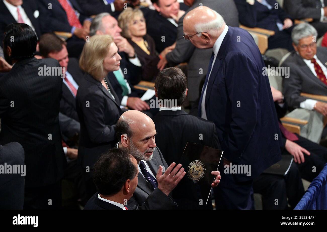 Paul volcker ronald reagan hi-res stock photography and images - Alamy