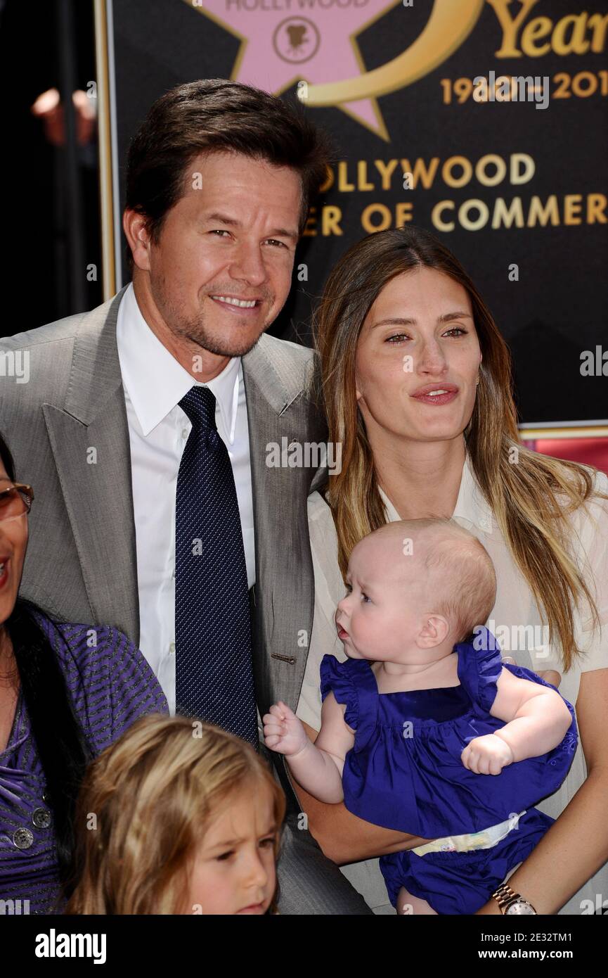 Grace wahlberg and ella wahlberg hi-res stock photography and images ...