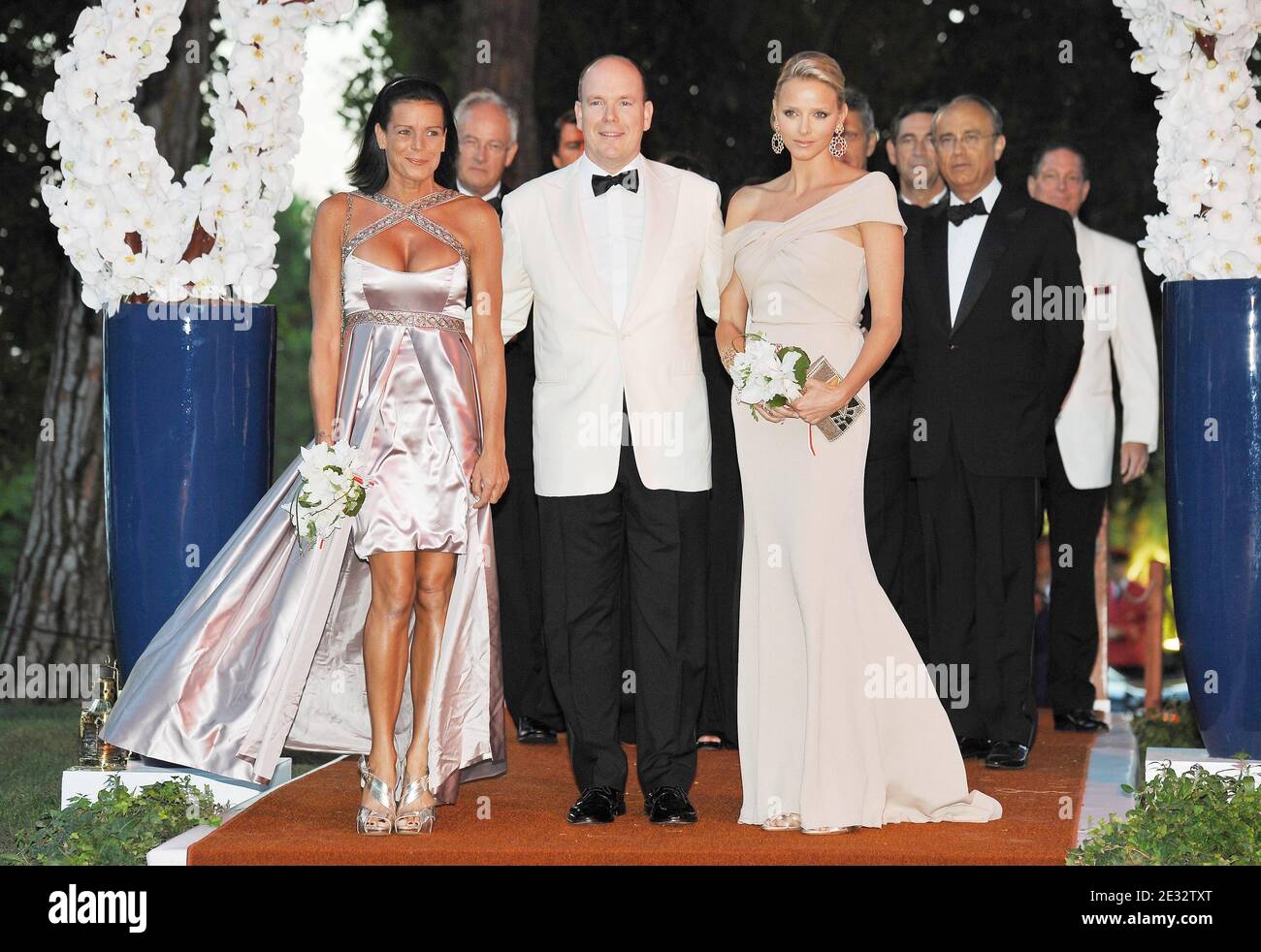 Stephanie monaco bal croix rouge hi-res stock photography and images ...