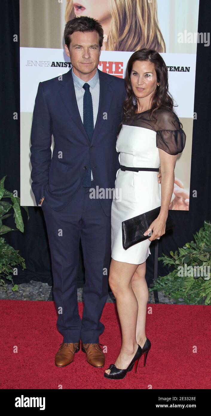 Jason Bateman and wife Amanda Anka arriving for the Hollywood premiere ...