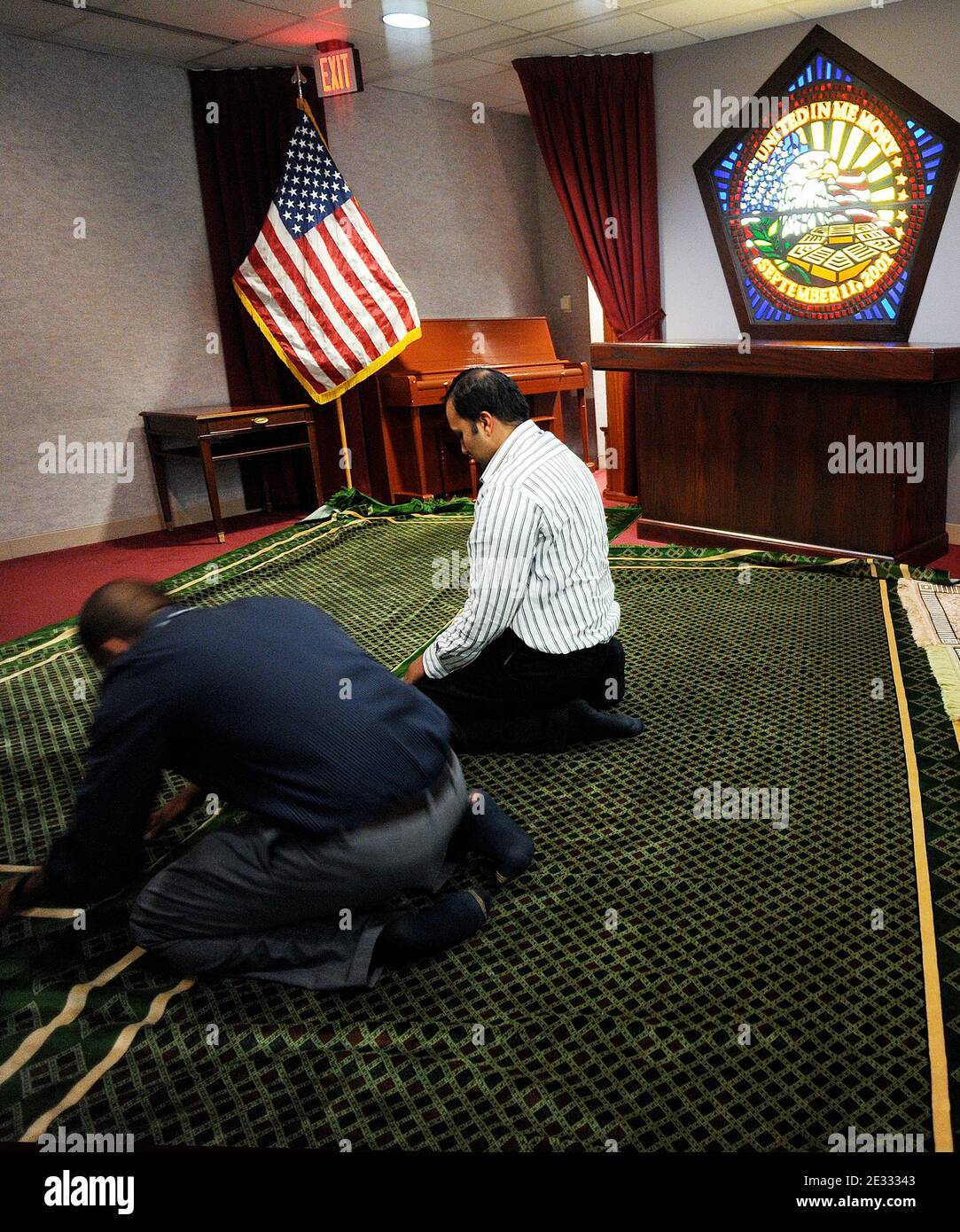 Muslim Pentagon employees pray in the non-denominational Memorial ...