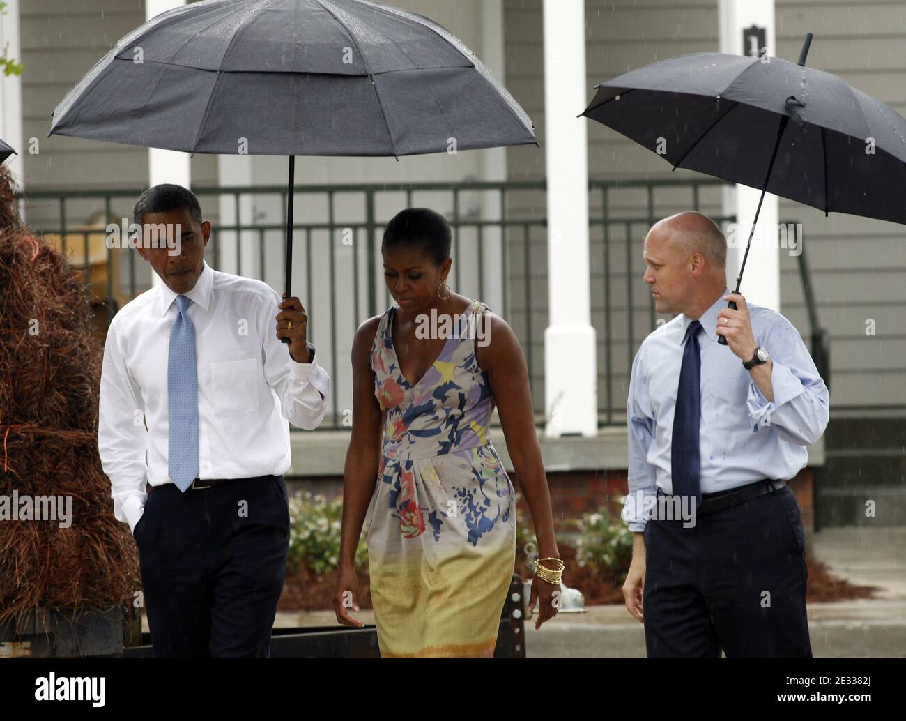 US President Barack Obama and First Lady Michelle Obama tour the the ...