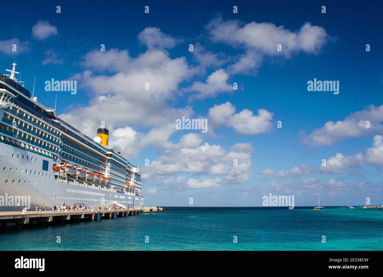 Blue sky over Cruise Ship Stock Photo - Alamy