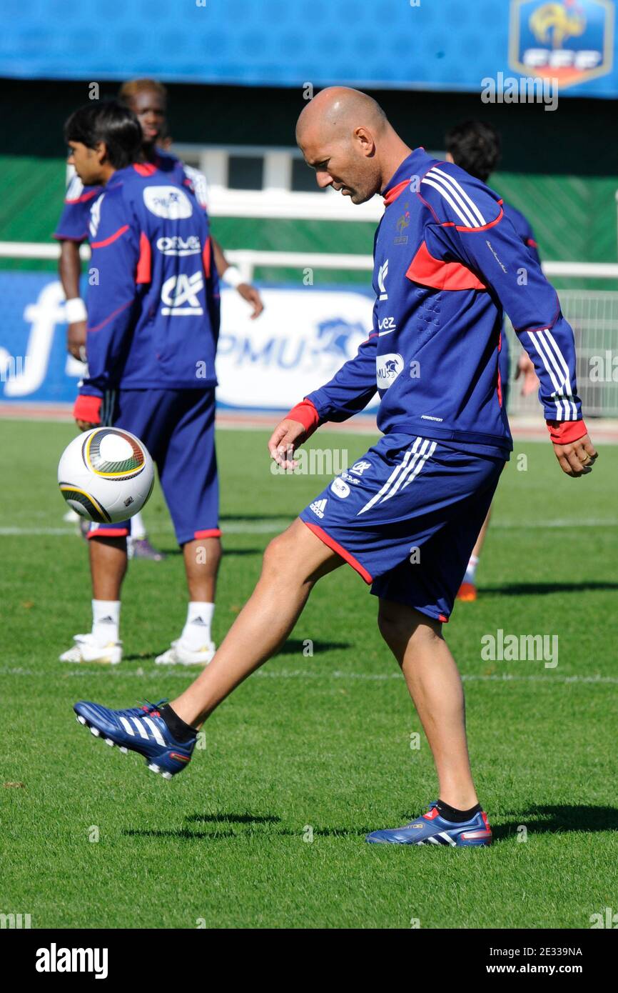 Former French player Zinedine Zidane attends the training of the ...
