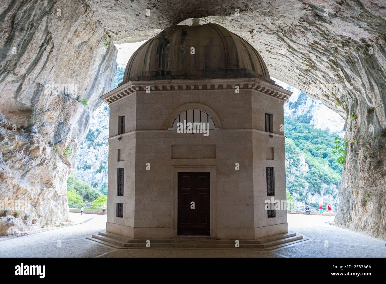 Cave temple architecture hi-res stock photography and images - Alamy