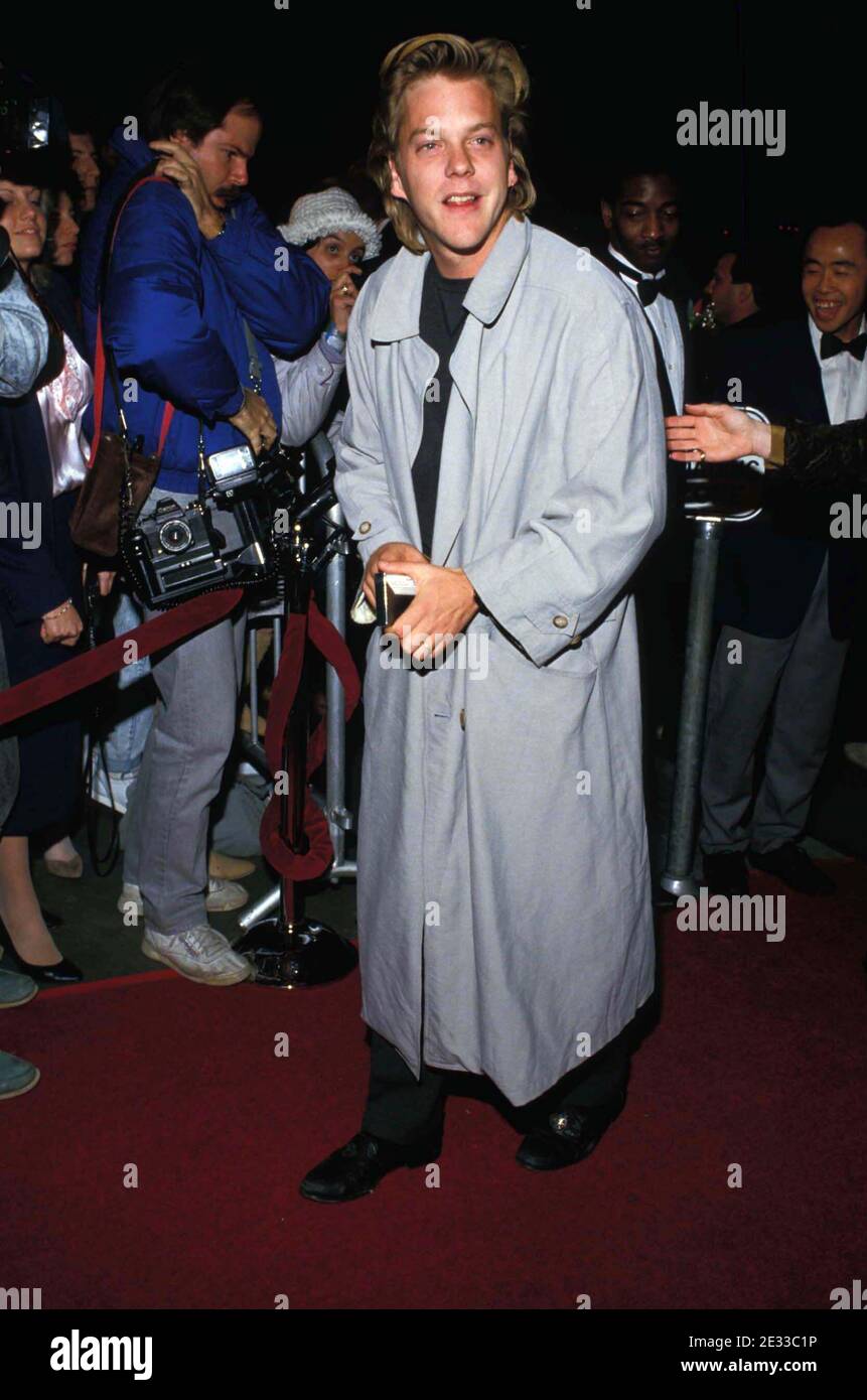 Kiefer sutherland 1988 hi-res stock photography and images - Alamy