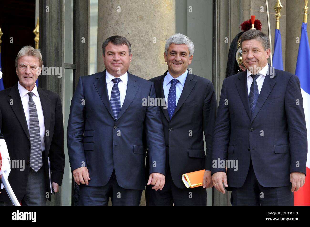 Russian defense minister serdyukov hi-res stock photography and images ...