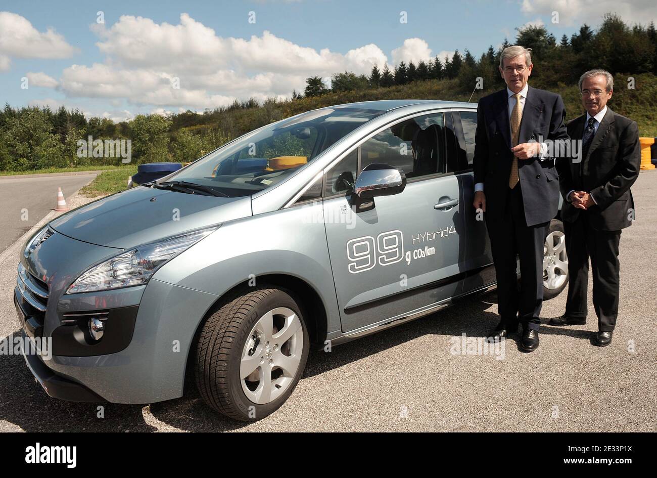 Hiybrid hi-res stock photography and images - Alamy