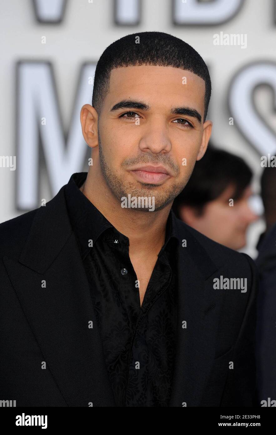 Drake attends the 2010 Video Music Awards at the Nokia Theatre in Los ...