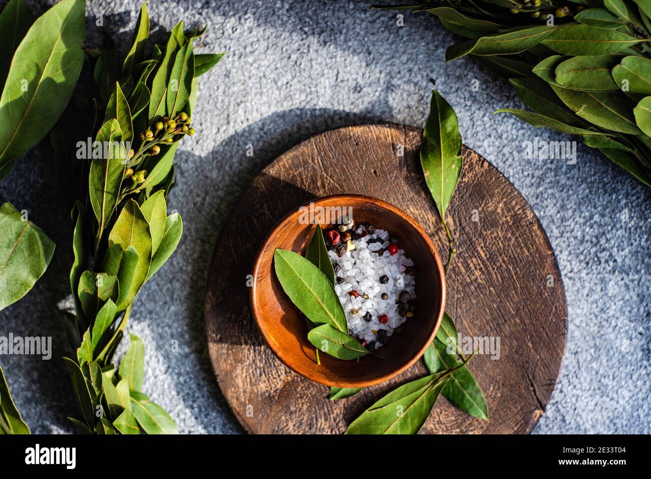 Fresh cooking concept with sea salt and bay leaves Stock Photo - Alamy
