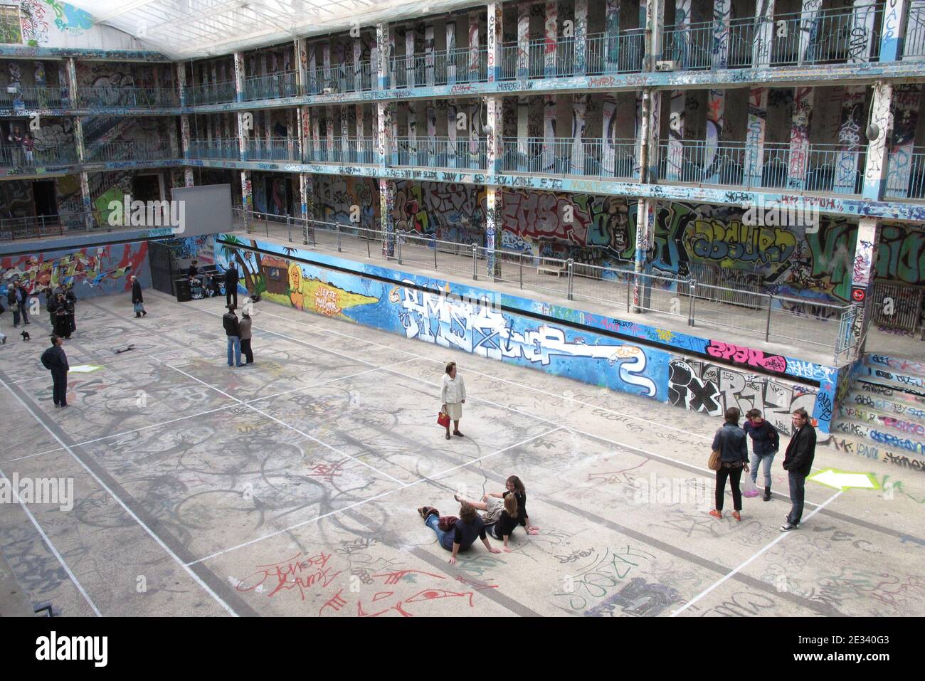 1930s hotel swimming pool hi-res stock photography and images - Alamy