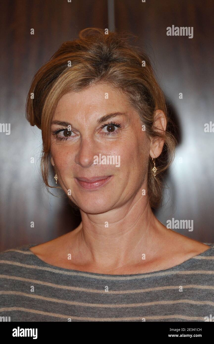 Michele Laroque attending the 'Faire Face 2010' Press Conference at ...