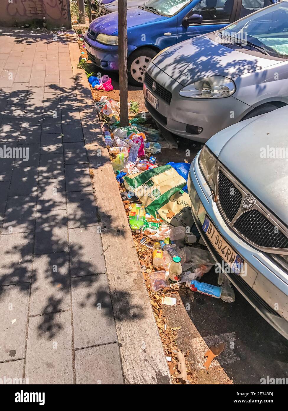 Plastic pollution in italy hi-res stock photography and images - Alamy