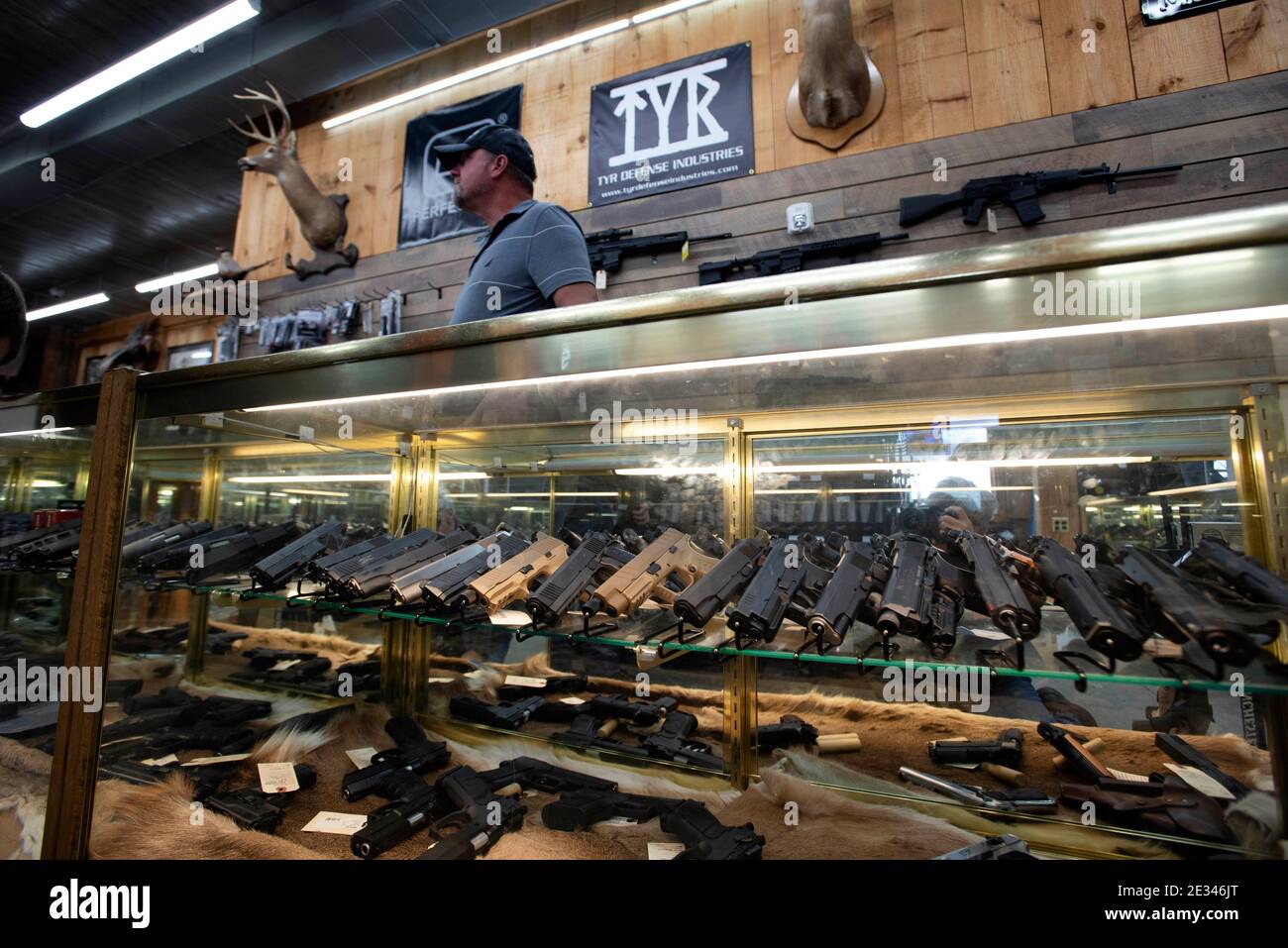 Case values hi-res stock photography and images - Alamy