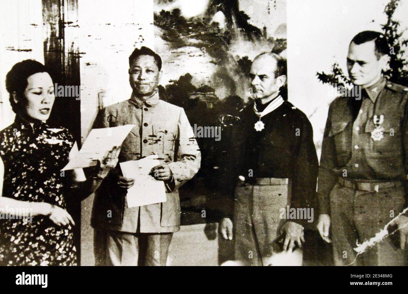 Madame chiang kai shek hi-res stock photography and images - Alamy
