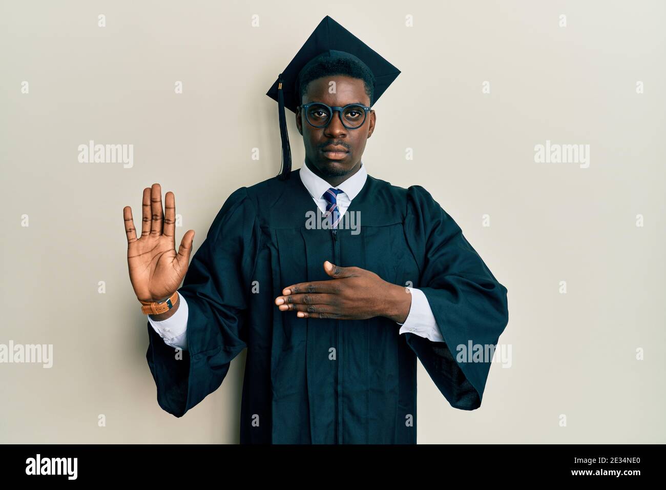 Graduation pledge hi-res stock photography and images - Alamy