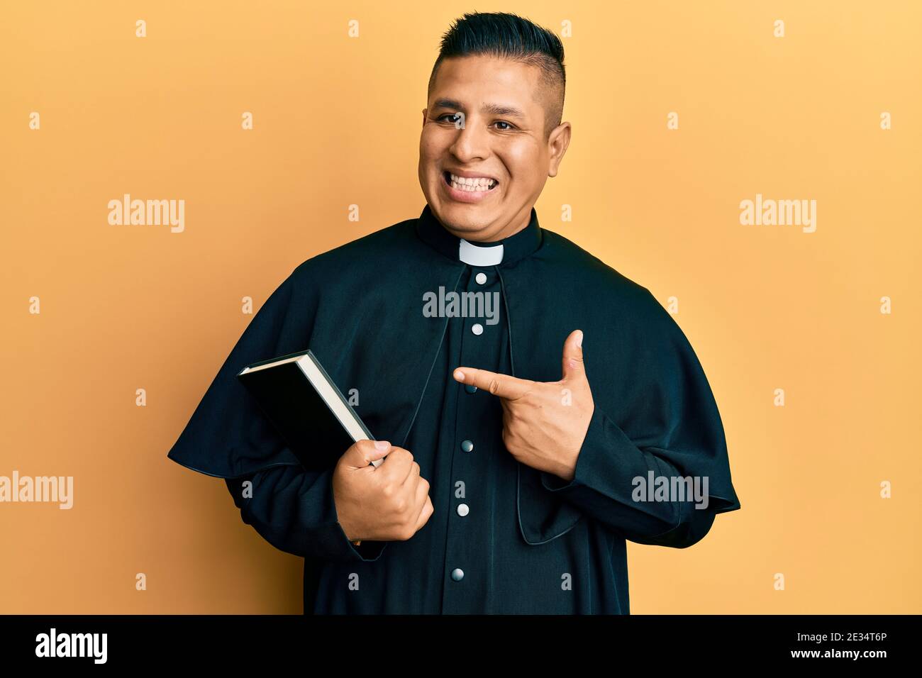 Open bible point hi-res stock photography and images - Alamy