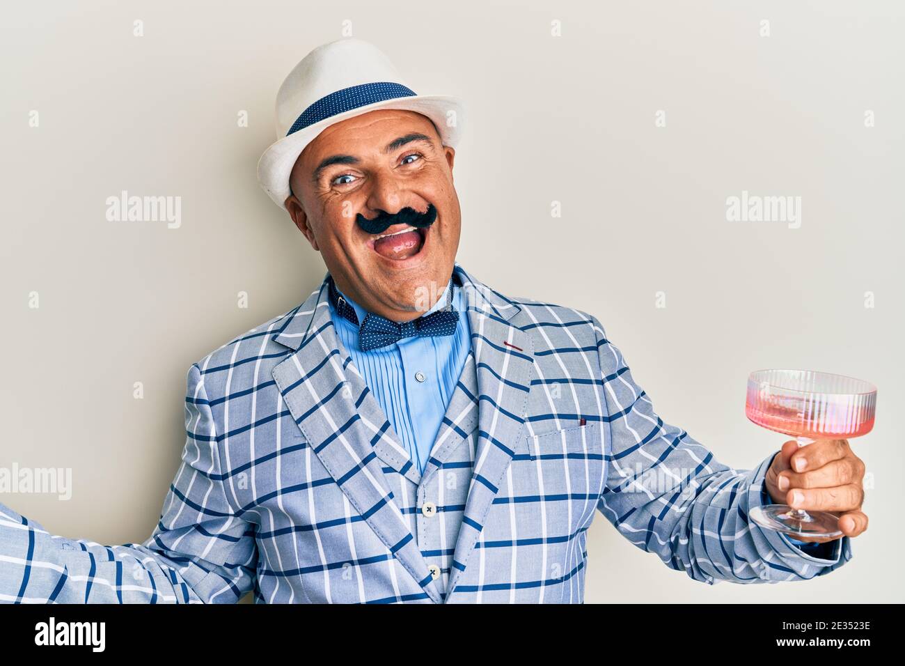 Lebanese fashion hi-res stock photography and images - Alamy
