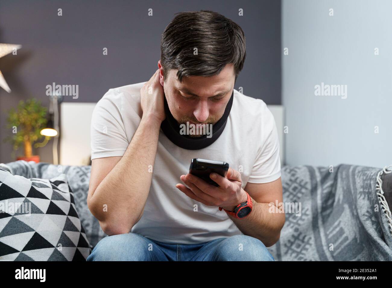 Cervix smartphone hi-res stock photography and images - Alamy
