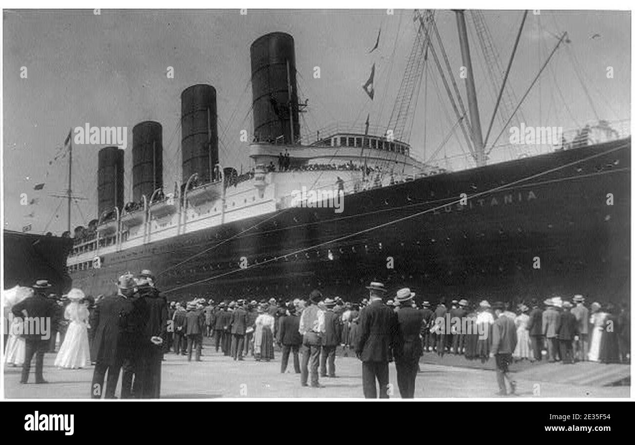 LUSITANIA arriving in N.Y. for first time, Sept. 13, 1907- starboard ...