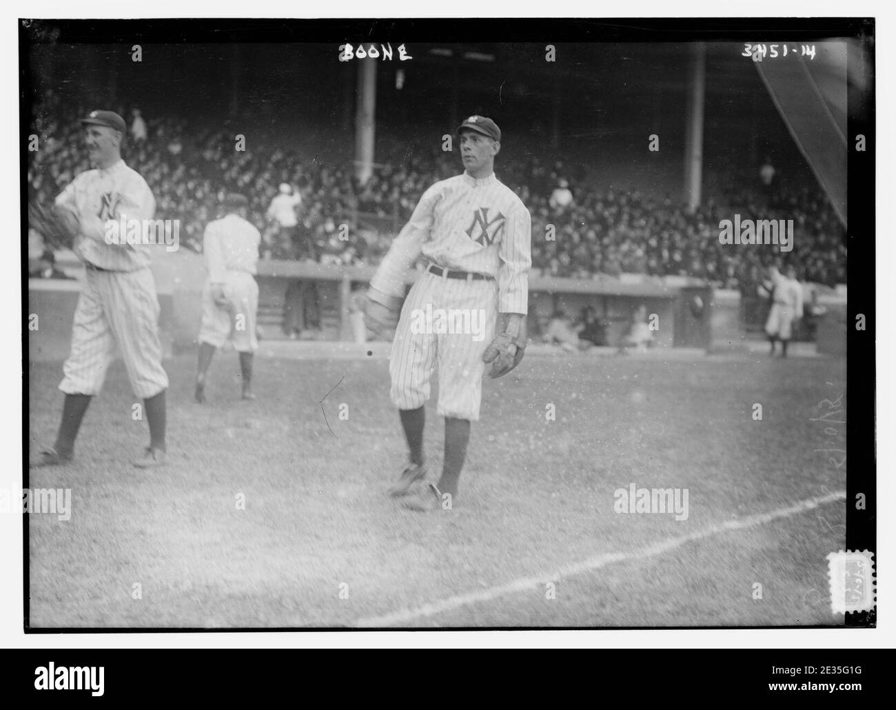 Lute boone hi-res stock photography and images - Alamy