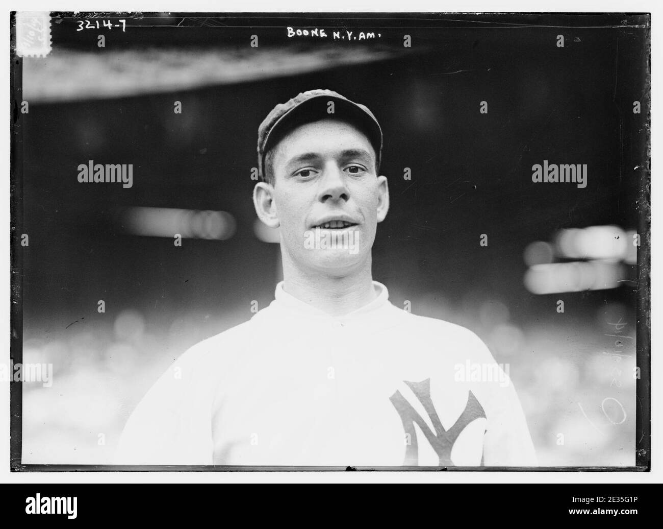 Lute boone hi-res stock photography and images - Alamy