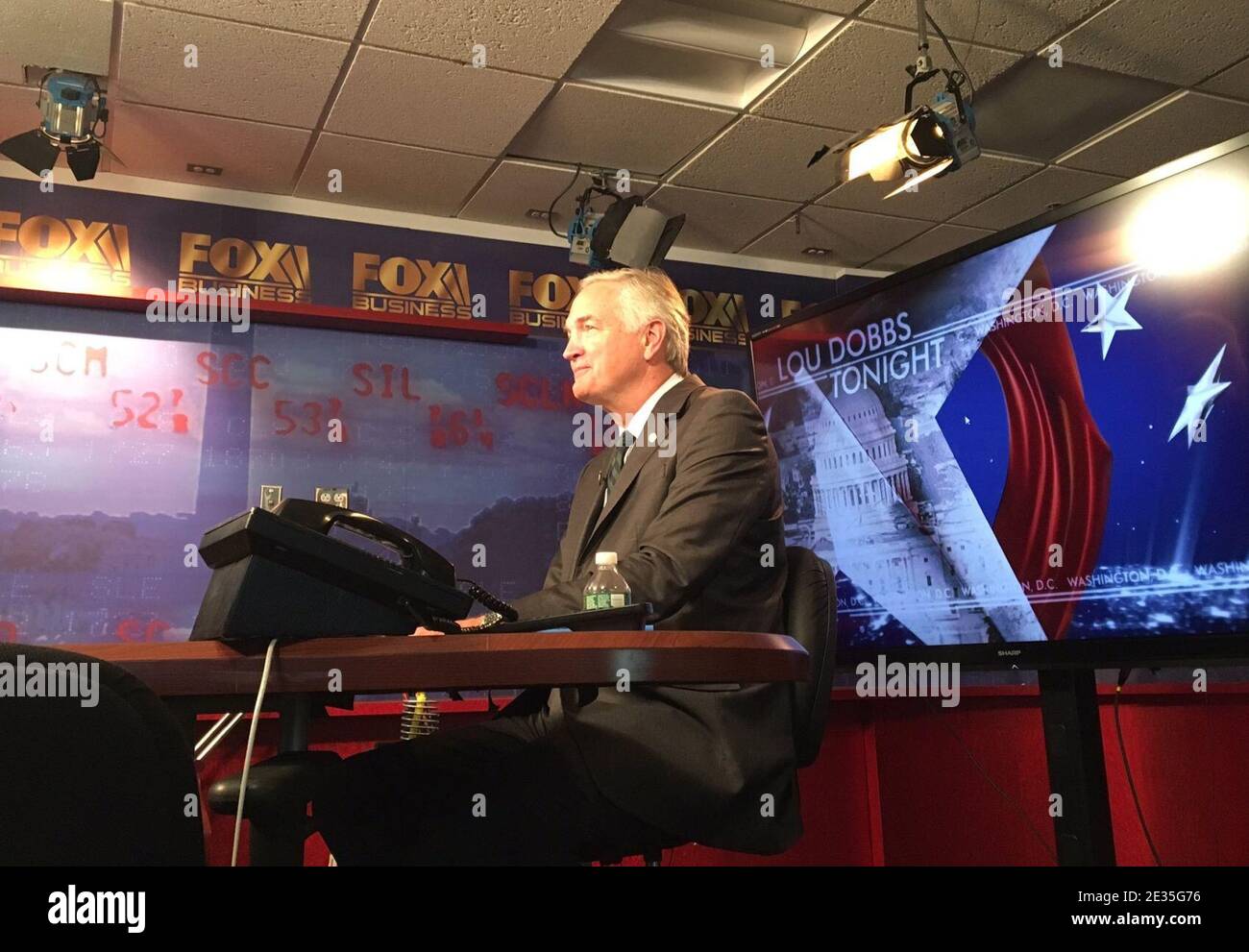 Lou dobbs hi-res stock photography and images - Alamy