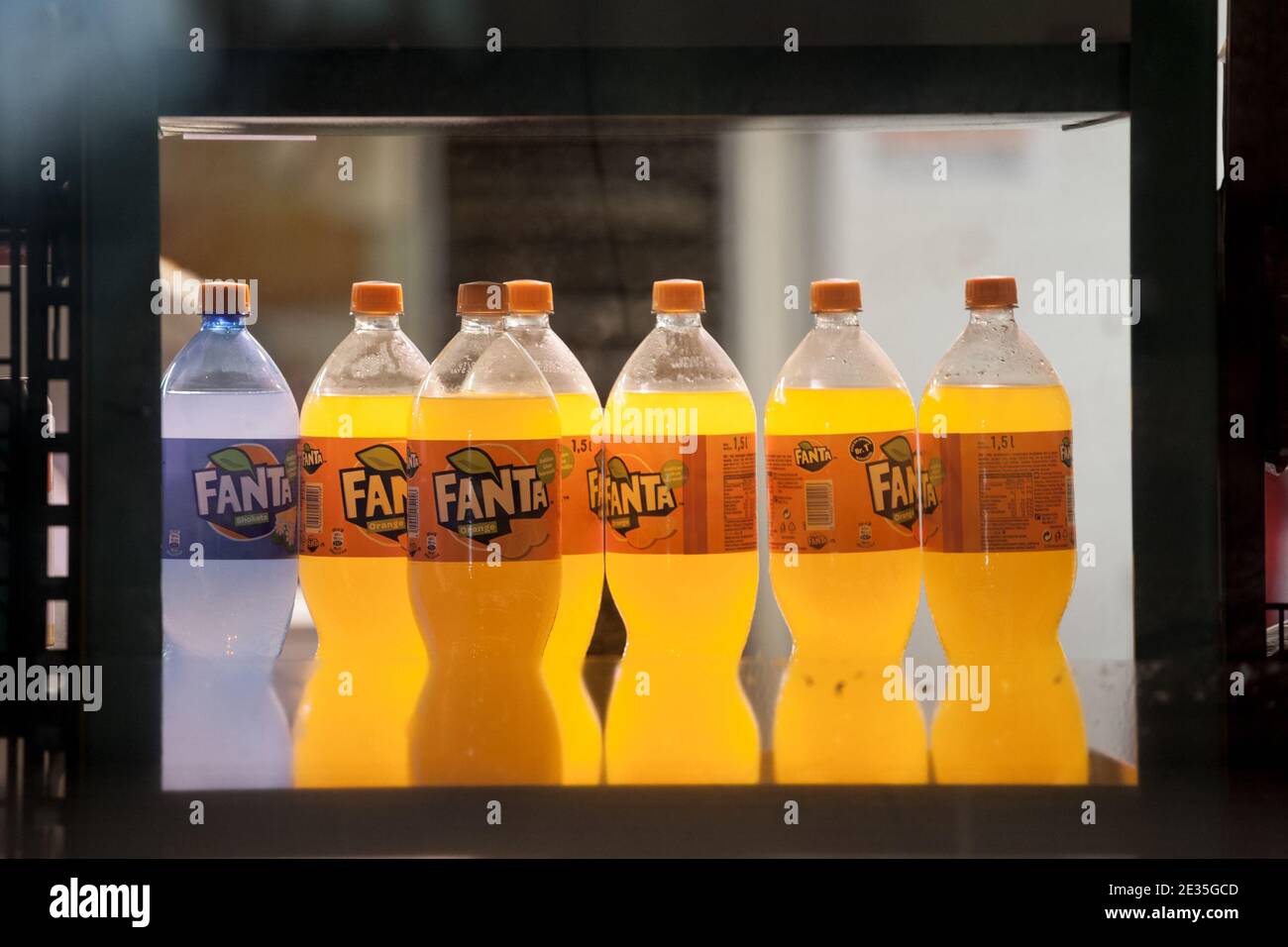 Fanta logo hi-res stock photography and images - Alamy