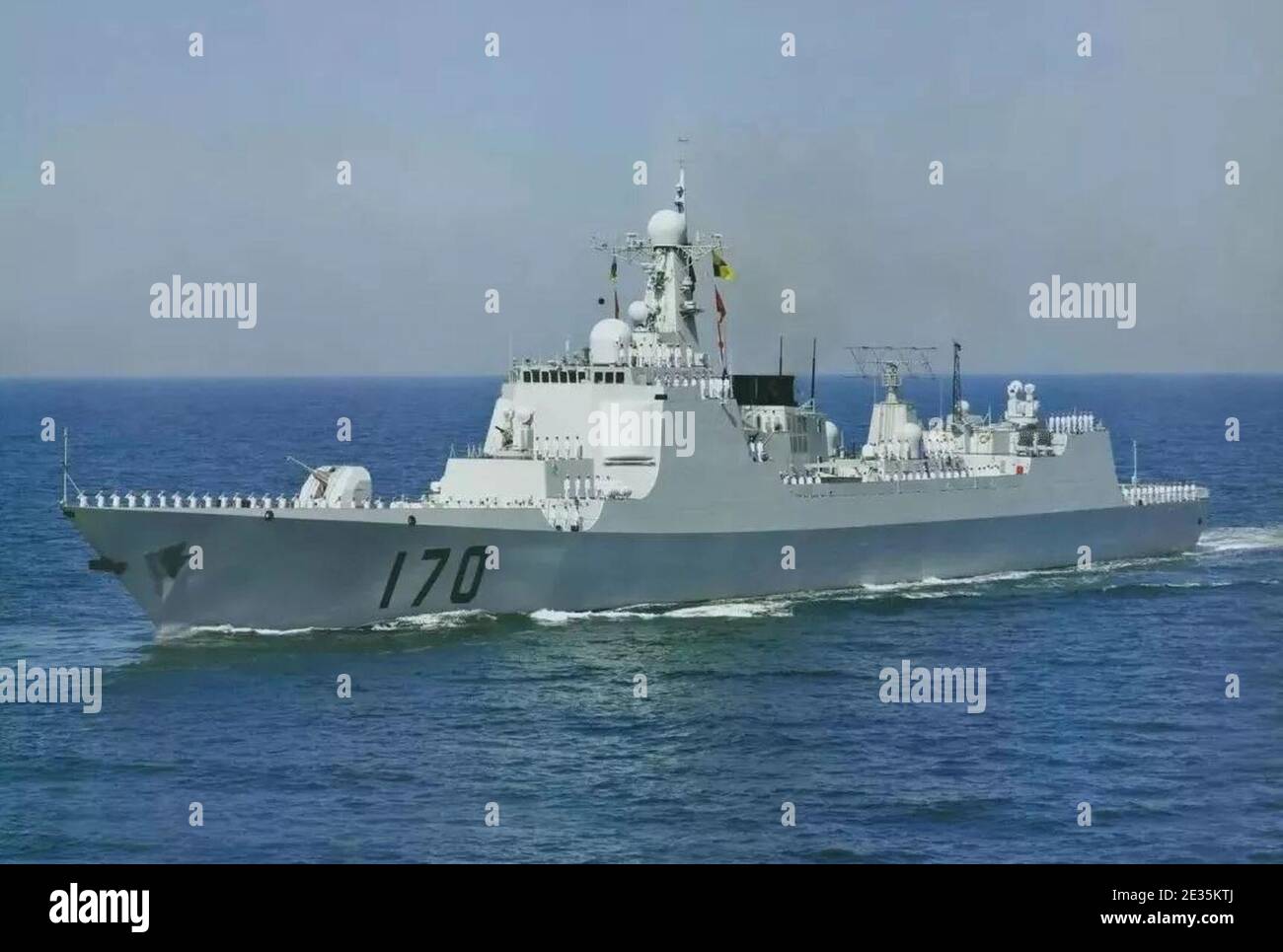 Luyang II (Type 052C) Class Destroyer Stock Photo - Alamy
