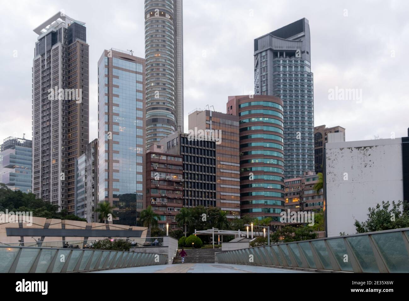 High rise skyline urban living hi-res stock photography and images - Alamy