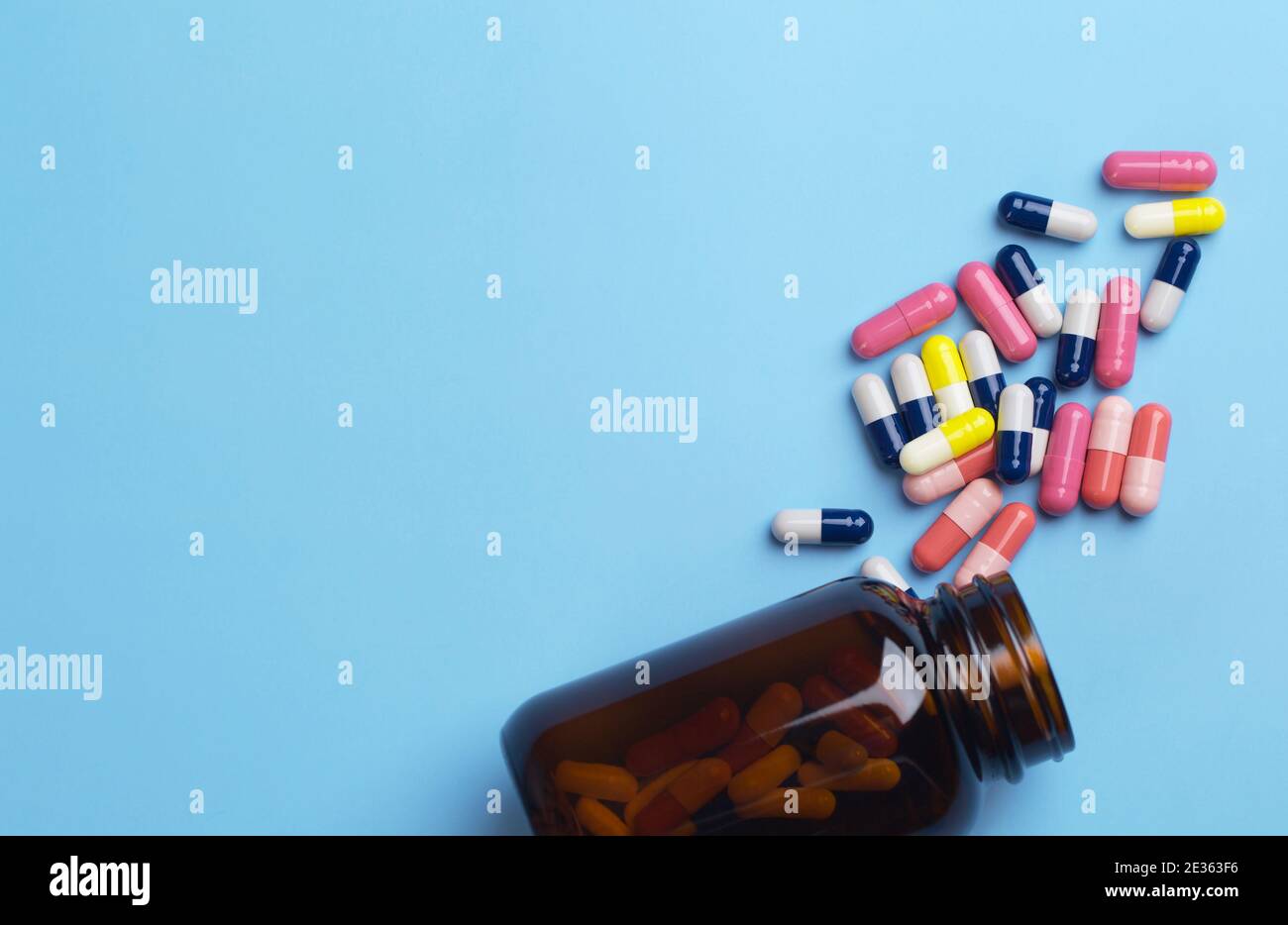 Different colourful pill capsules hi-res stock photography and images ...