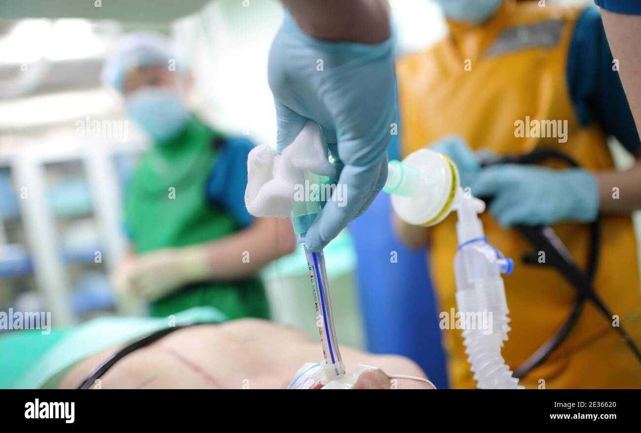 Trachea intubation hi-res stock photography and images - Alamy