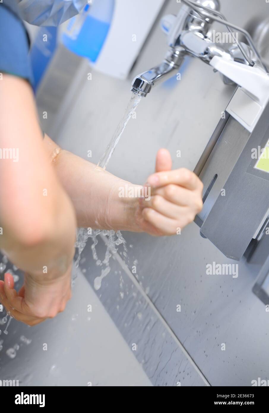 Doctor washes his arms before surgery Stock Photo - Alamy