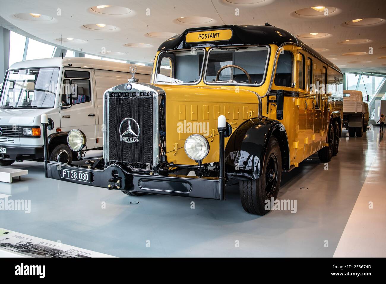 Mercedes benz o 10000 hi-res stock photography and images - Alamy